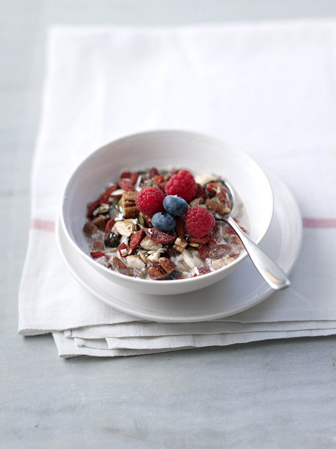Coconut, flax and cinnamon muesli - True Health magazine